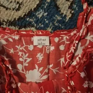 Wilfred | Dresses | Wilfred Red And White Floral Blouse | Poshmark